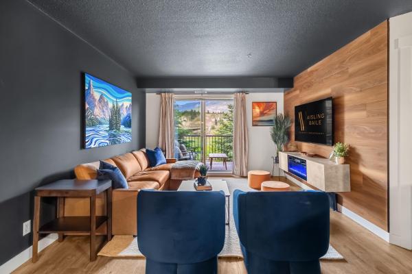 Velvet Noir | Outdoor Pool | Hot Tub | Gym | Pets - Invermere