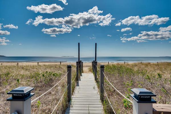 Beachfront Condotel On Oob, Steps From Downtown - Old Orchard Beach, ME