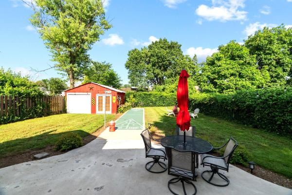 Coca Cola Cottage - Stay & Play Near Purina Farms - Dog Friendly - Eureka, MO