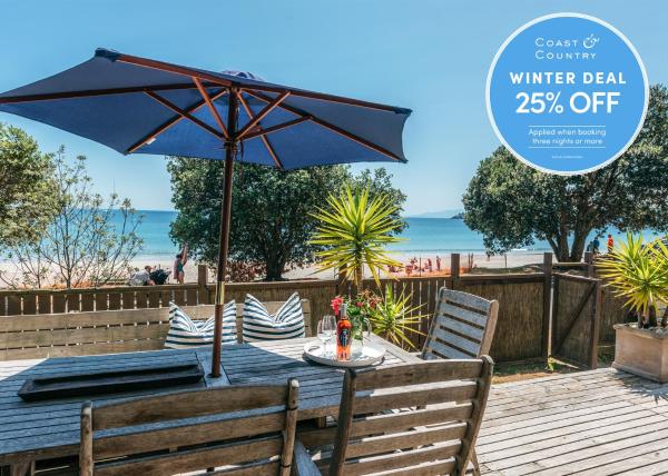 Onetangi Waterfront Bach - Coast & Country - Beachlands