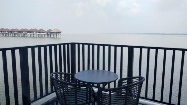 Couple Villa's At Golden Palm Tree Resort - Pahang