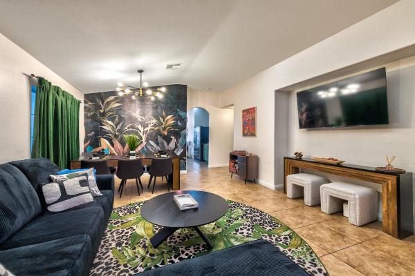 Tropical Boho 3 Bdrm House Wpool - Las Vegas, NV