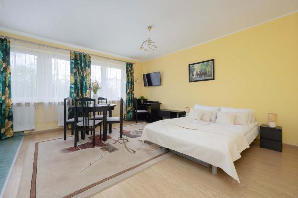 Cozy Apartment For 4 People With Swimming Pool And Tennis Court By Noclegi Renters - Poznań