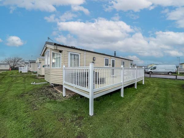 Homely 6 Berth Caravan In Essex At St Osyth Beach Holiday Park Ref 28021gc - Clacton-on-Sea