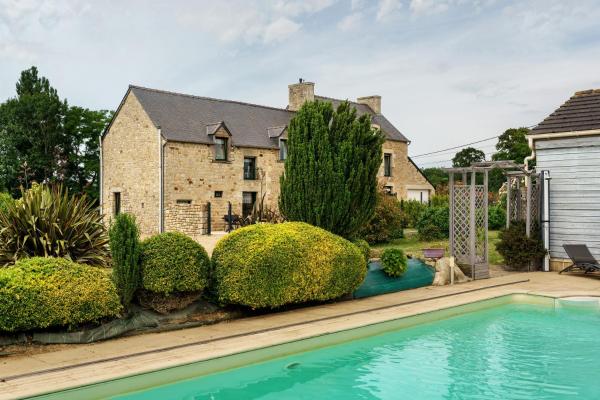 Gîte Les Hortensias Avec Piscine - Dinan