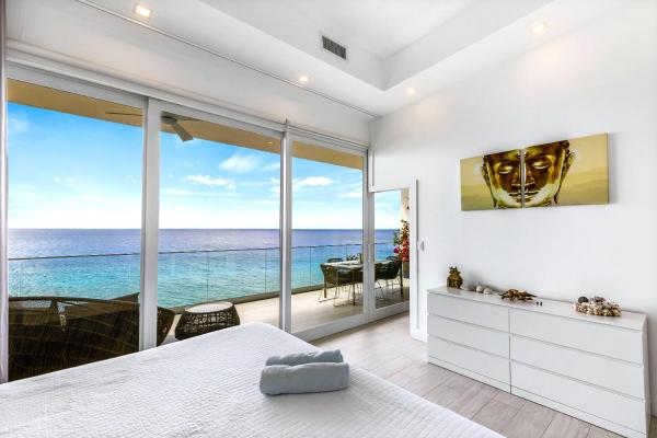 Lighthouse Point Residences - Cayman Islands