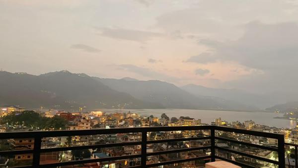 Pokhara Panorama Apartment - 포카라