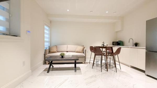 Bright & Brand New 2br Kerrisdale Suite - Bowen Island