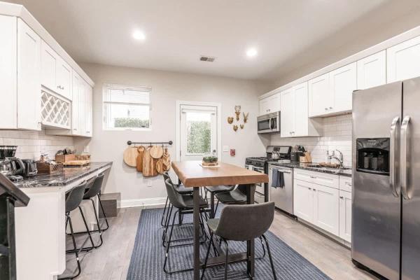 Comfy 4bed 5bath Duplex W 2 Car Parking And Roofdeck - Philadelphia, PA