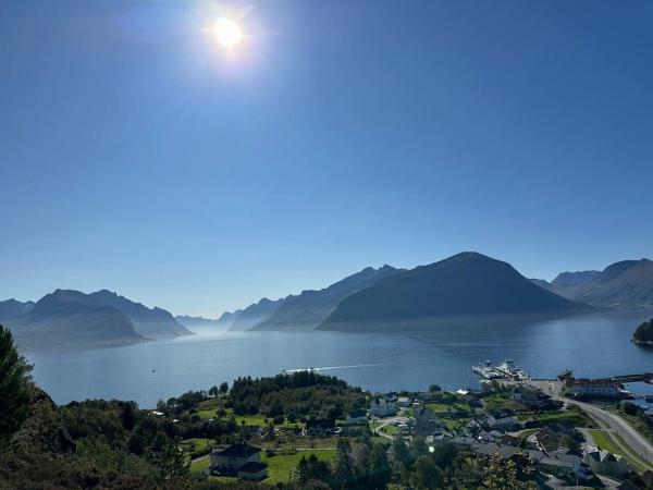 Stillhet & Fjord - ÅLesund 20 Min - Ålesund