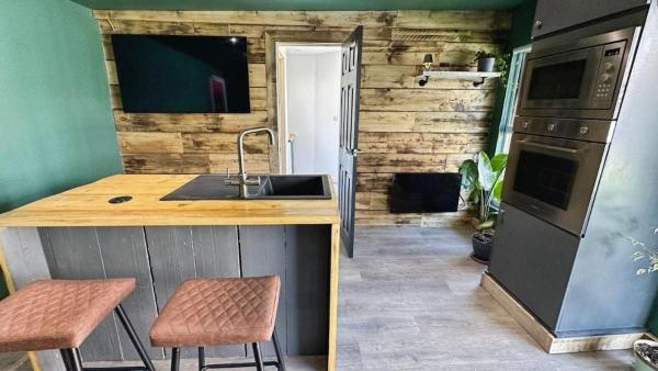 Self Contained Cabin - The Venu - Bristol