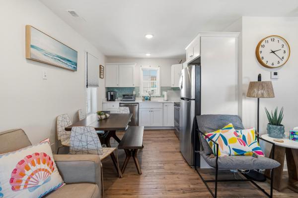 Relaxing North Wildwood Condo Near Beach, Boardwalk & Pool Access - Unit 304 - North Wildwood, NJ