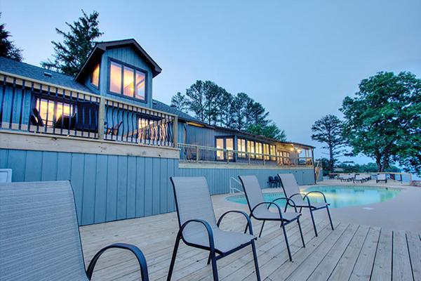 The Lake House By Venture Smoky Mountains - Douglas Lake, TN