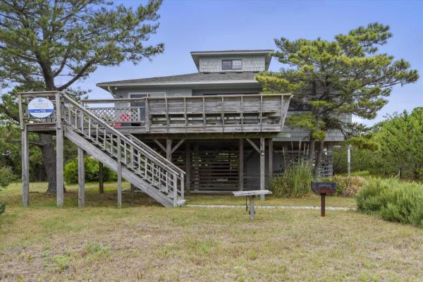 Hurricane Charlie's - Corolla, NC
