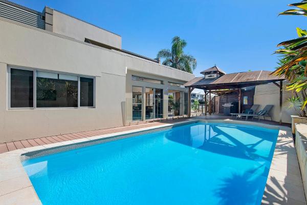 Tropical Dreaming - Heated Pool Cinema Room - Broadbeach