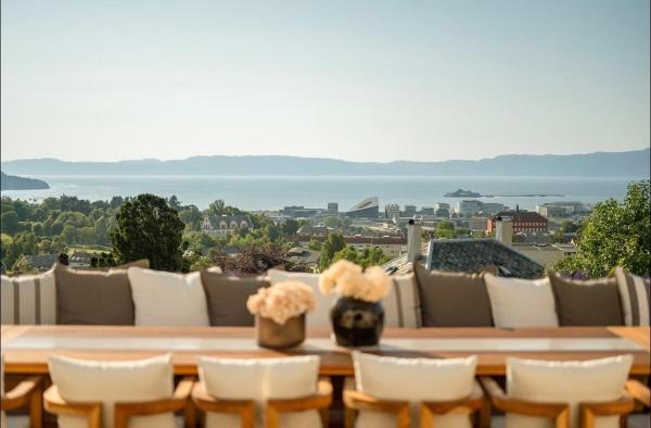 Luxury Fjord View Penthouse, Terrace And Comfort ! Free Private Parking Spot - Trondheim