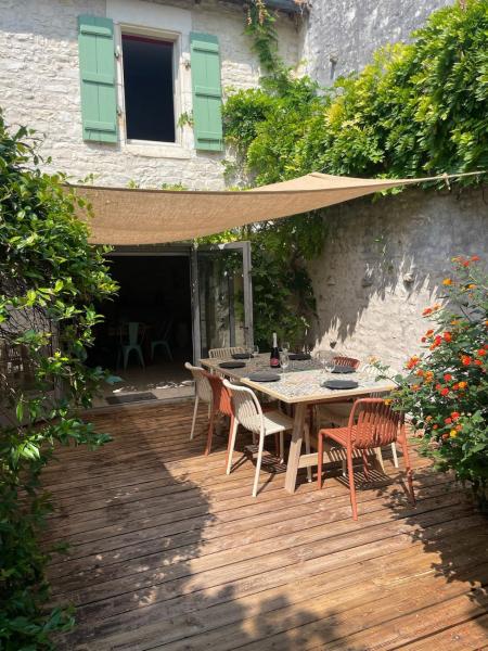 Le Chai De La Noue - Centre Village - 7 Personnes - 5 Min De La Plage - Isla de Ré