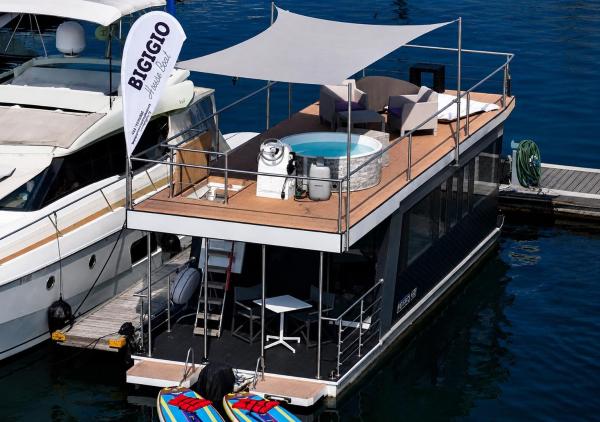 Neon Bigigio House Boat - Lago Maggiore