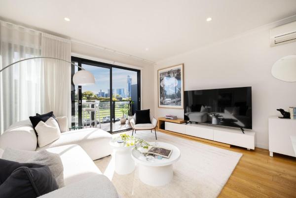 The Viewpoint, Port Melbourne - Kensington