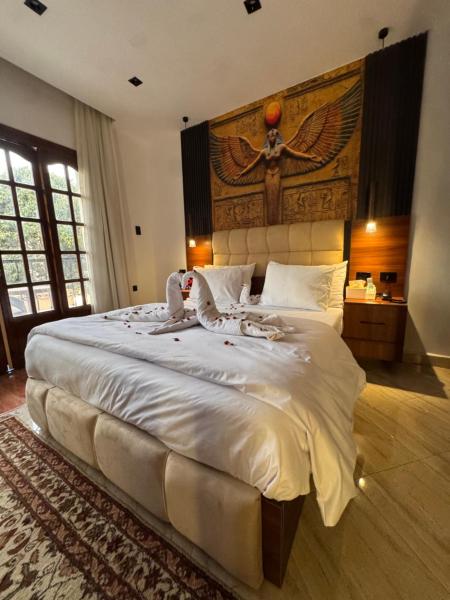 Zeina Pyramids View Hotel - Giza