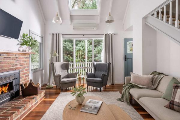 Cosy 2 Bedroom Cottage With Spabath And Fireplace - Lilydale
