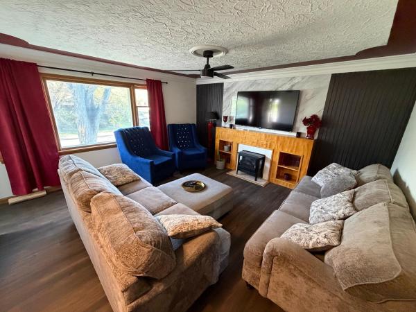 Merlot House - Calgary