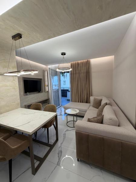 Merxhan`s Apartment - Golem