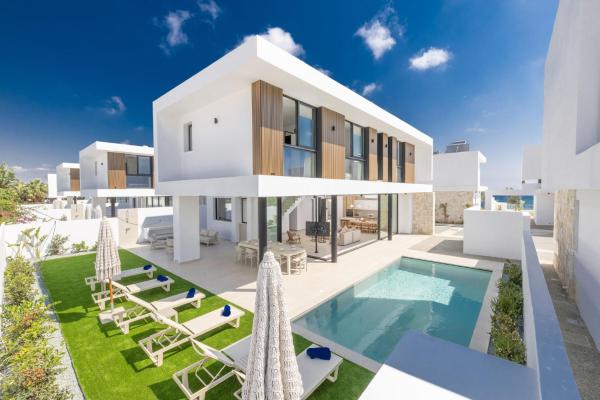 New 4 Bedroom Villa With Pool, 100 Meters From The Beach - Protaras