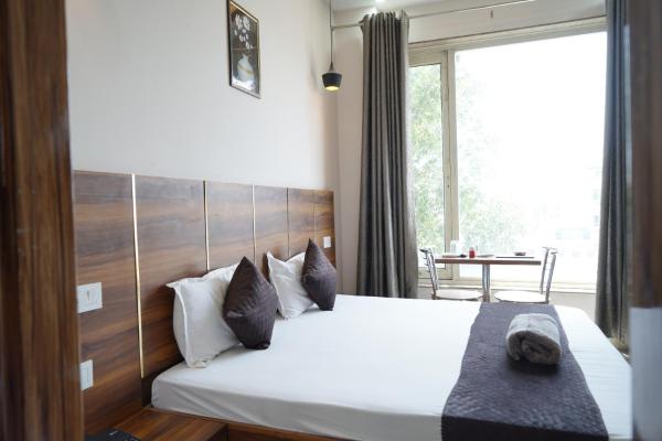 Hotel Kartik Zirakpur Chandigarh - Zirakpur