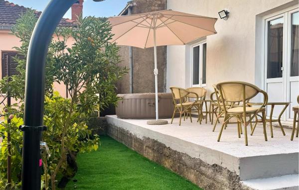 3 Bedroom Awesome Home In Sparagovici - Mljet