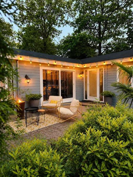 Cosy Forest Cabin - Putten