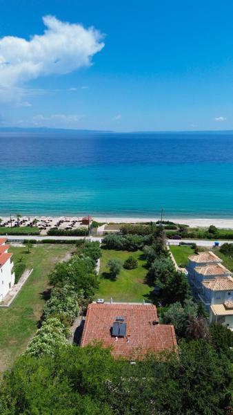 Villa Sonora - Beachfront, Amazing Garden, Panoramic Sea View - Кассандра