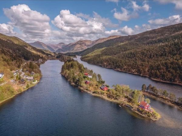 Tinyhouse Surrounding Norwegian Mountains - Bergen