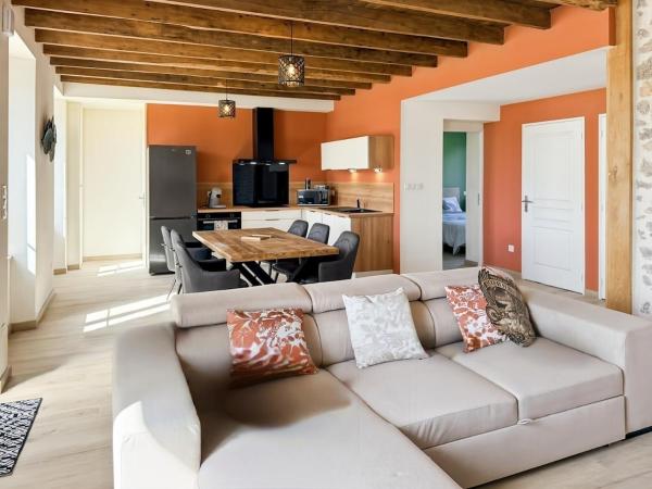 Gîte Rénové, Piscine Et Grand Air - Ladinhac - Cantal