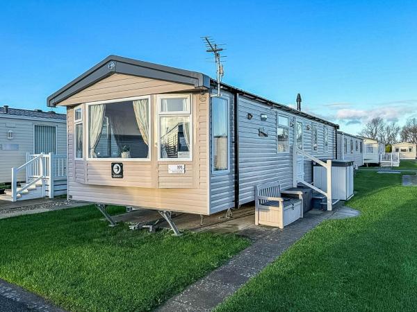 Stunning 6 Berth Caravan At Marine Holiday Park, Rhyl Ref 16191m - Gwynedd