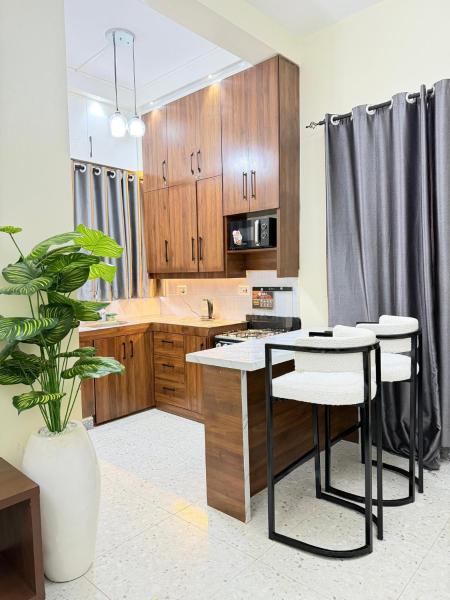 Fully Furnished 1br With Pool, Sauna And Steam - Kampala