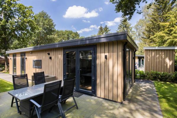 Mooi Chalet Voorzien Van Alle Gemakken - Epe