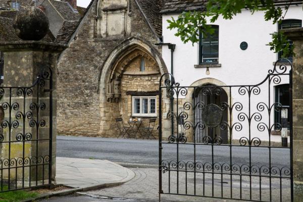 1 Almshouses - Tetbury