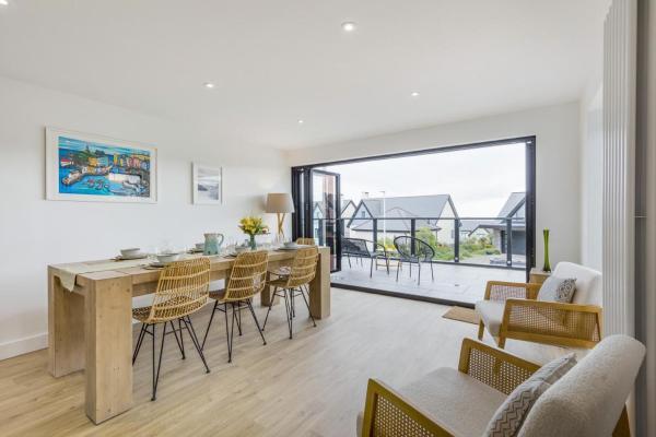 5 Bed In Ogmore-by-sea Oc-o42632 - Bridgend