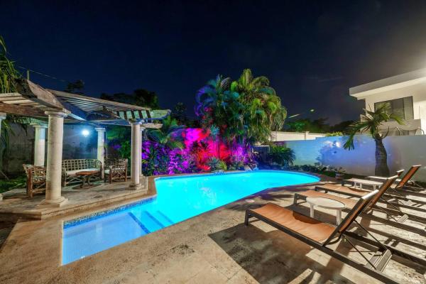 5 Bedrooms - Private Pool - 10,000sqft - Cancún