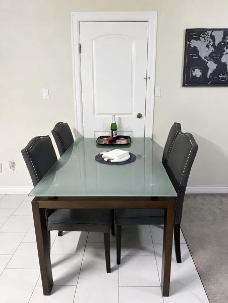 Quiet & Bright Basement Suite Near Fraser Street - Vancouver