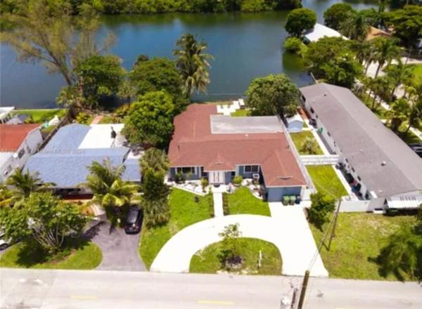 Lake House Large 10 Ppl 4 Bedroom Near Beaches Mall - Broward County, FL