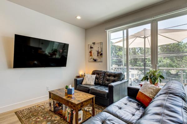 Walkable Location: Pet-friendly Denver Townhome - Denver
