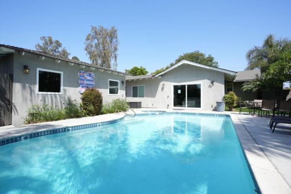 Sweet 5 Bedroom, 4 Bath Pool Home 1/2 Mile Walk To Disney - La Habra, CA