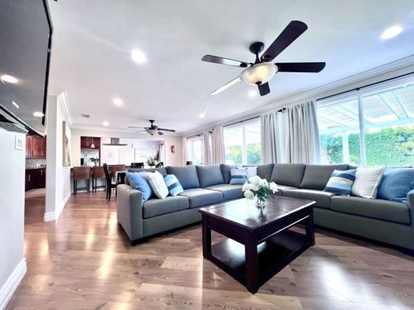 Cute 3 Bedroom 2 Bath Home Near Convention Center & Disney - Anaheim, CA