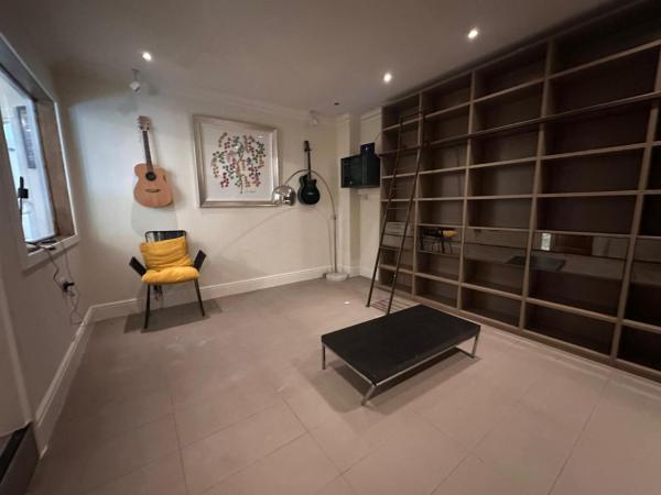 Large House With Garden - Bushey - Watford