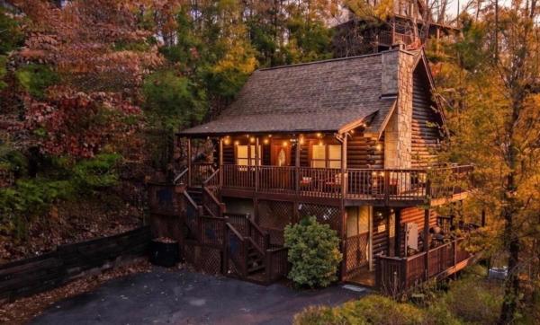Bearadise Hot Tub 6 Min To The Island - Pigeon Forge, TN