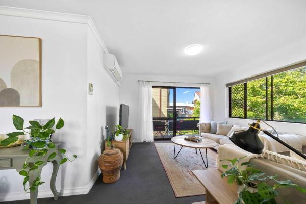 Llewellyn Court Apartments - Brisbane