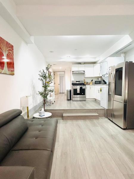 Luxury New 1br Apartment Free Underground Parking - North Hollywood - Los Angeles