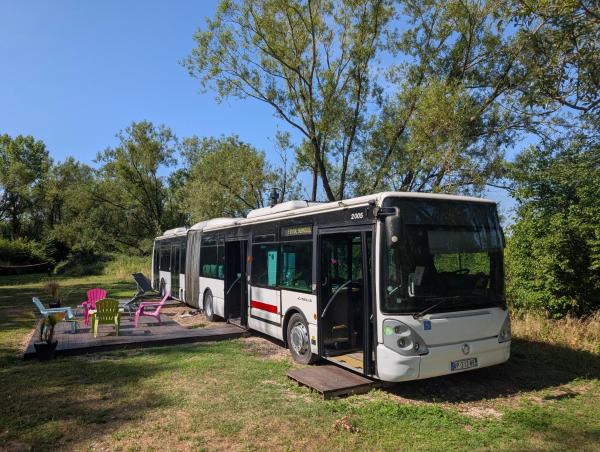 Magnifique Bus Insolite Avec Jacuzzi - Côte-d'Or